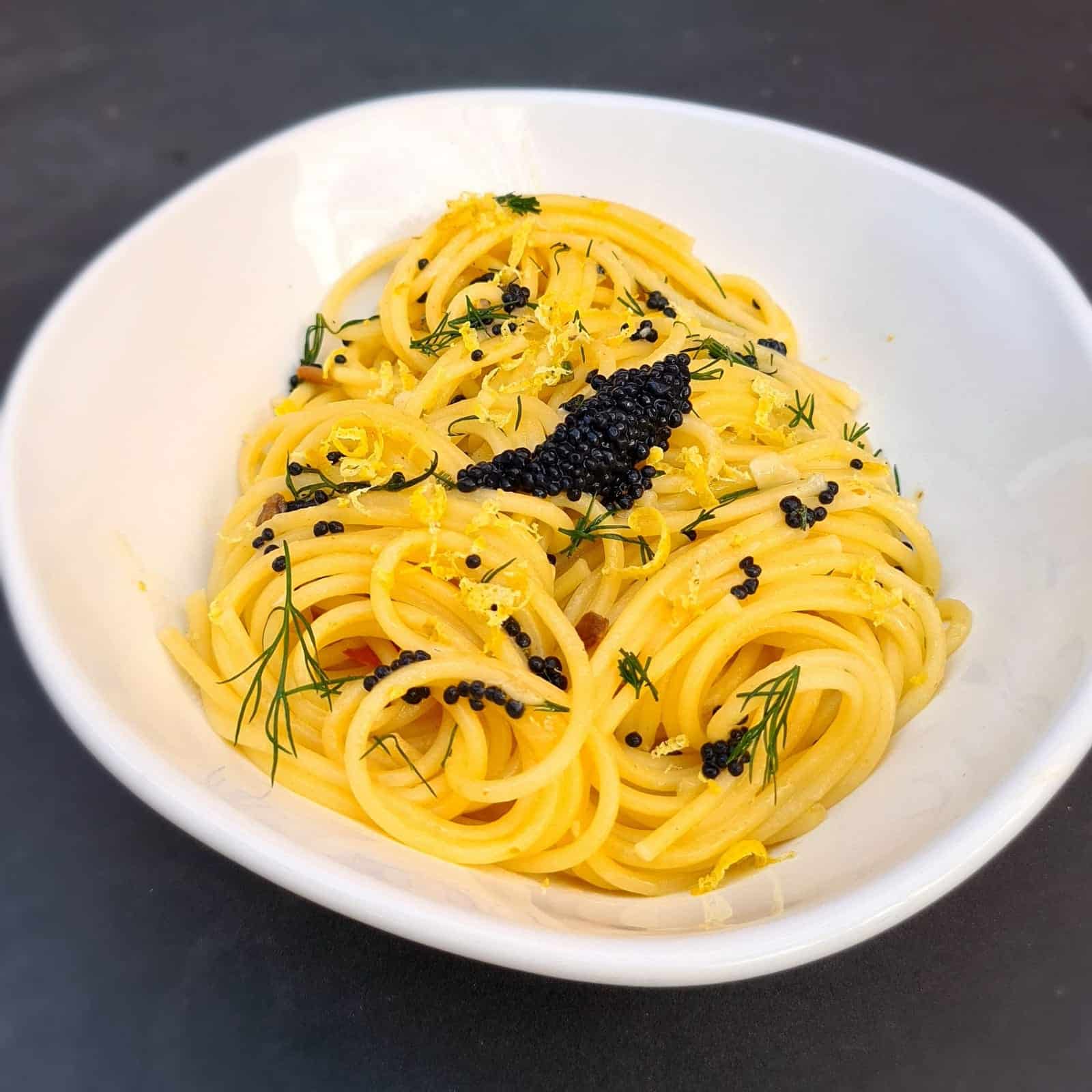 Spaghetti de Caviar e Anchova - The Market l O Mercado de Receitas