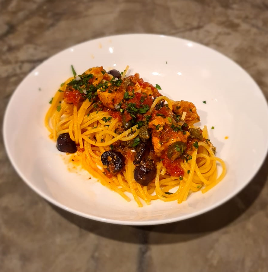 Spaghetti con Tonno & Cappero - The Market l O Mercado de Receitas