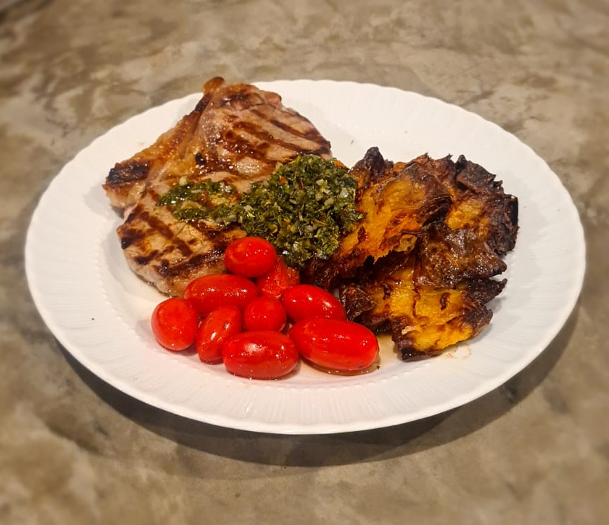 Filé Argentino com Chimichurri e Batatas Crocantes - The Market l O ...
