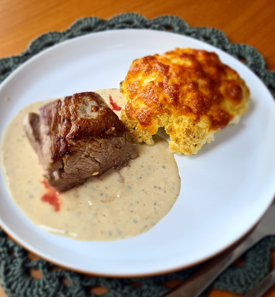 Baby Beef ao Gorgonzola com Couve Flor Gratinada - The Market l O ...